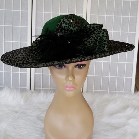 Hi's classic | Accessories | Vintage Green Cheetah Print Winter Hat ...